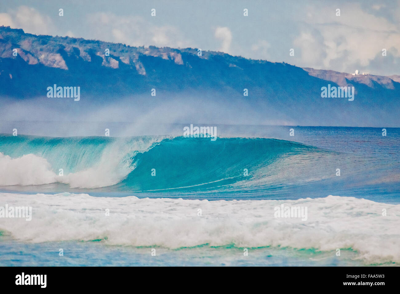 Hawaiian Surf at Pipeline Stock Photo - Alamy