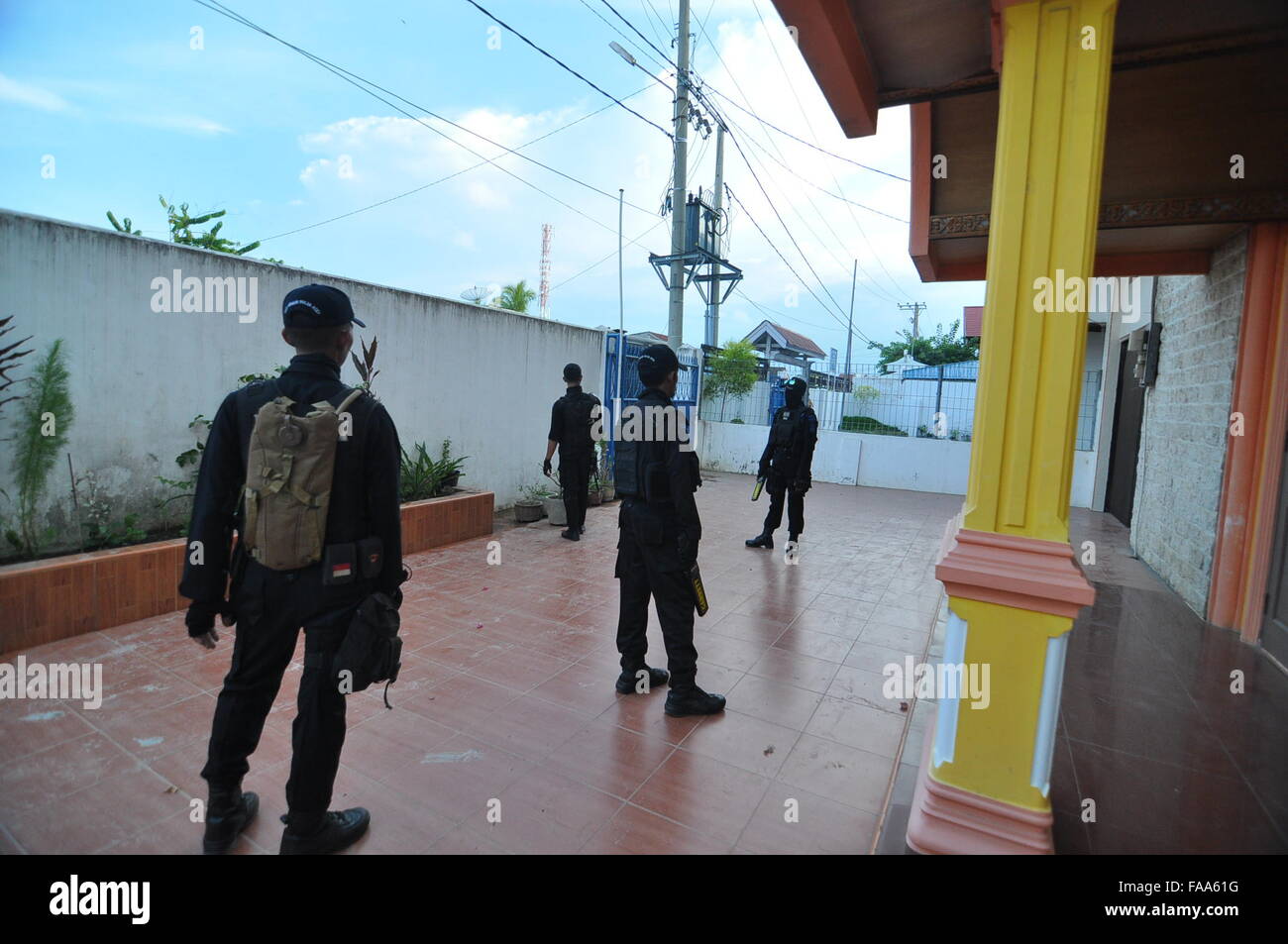 Lhokseumawe, Indonesia. 24th Dec, 2015. The police mobile brigade ...