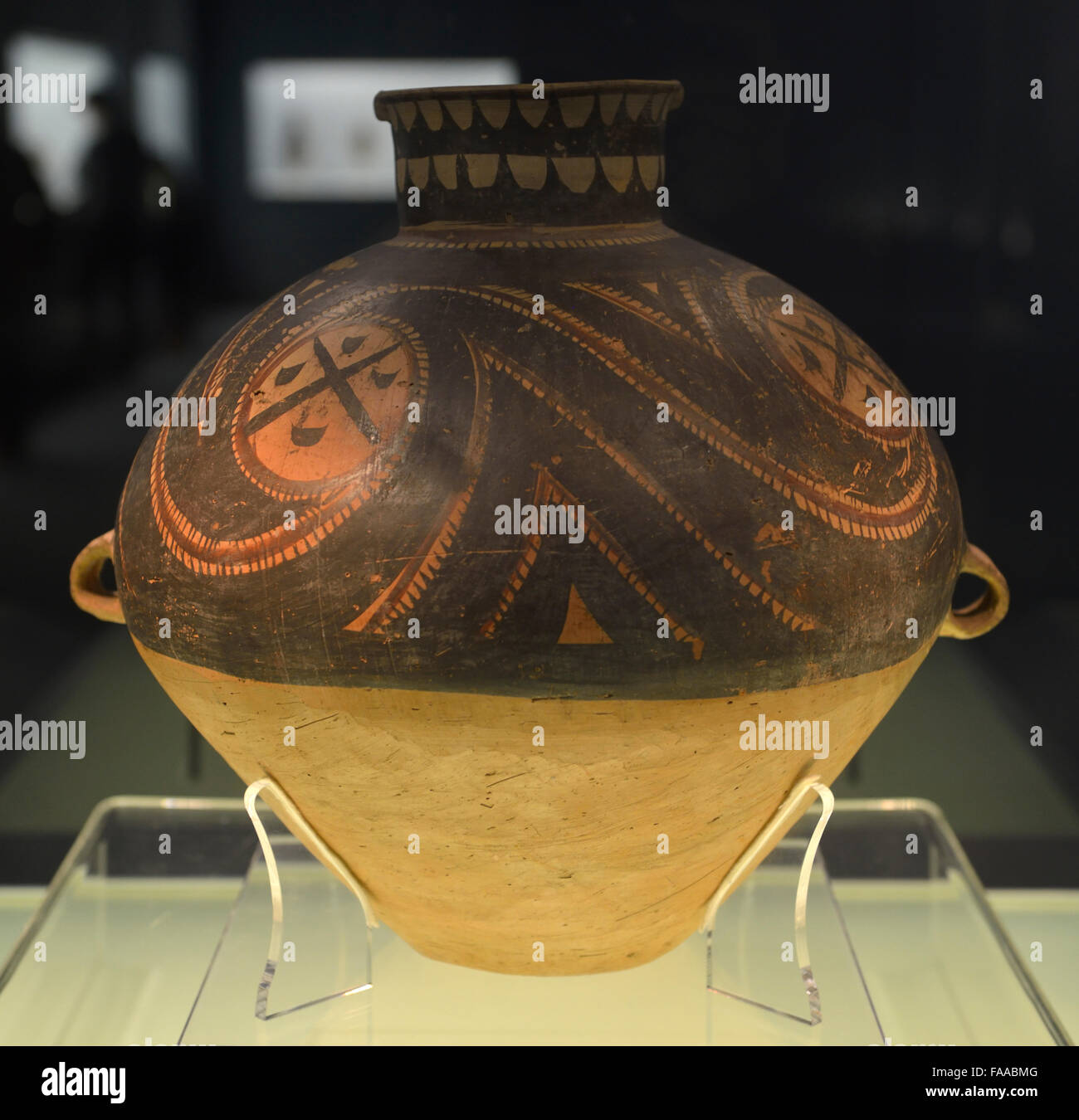 Painted Pottery Pot With Swirls Pattern. Banshan Type of Majiayao ...