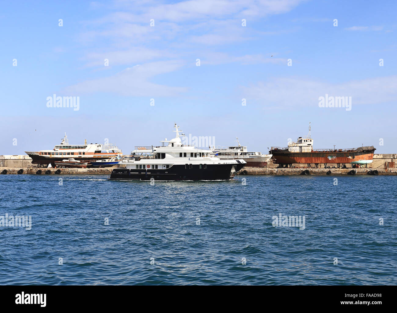Vessel vessels motor boat ship hi-res stock photography and images - Alamy