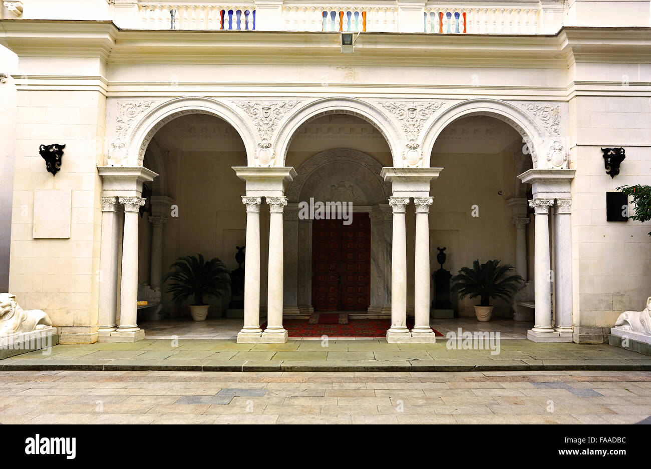 Columns arches architecture hi-res stock photography and images - Alamy