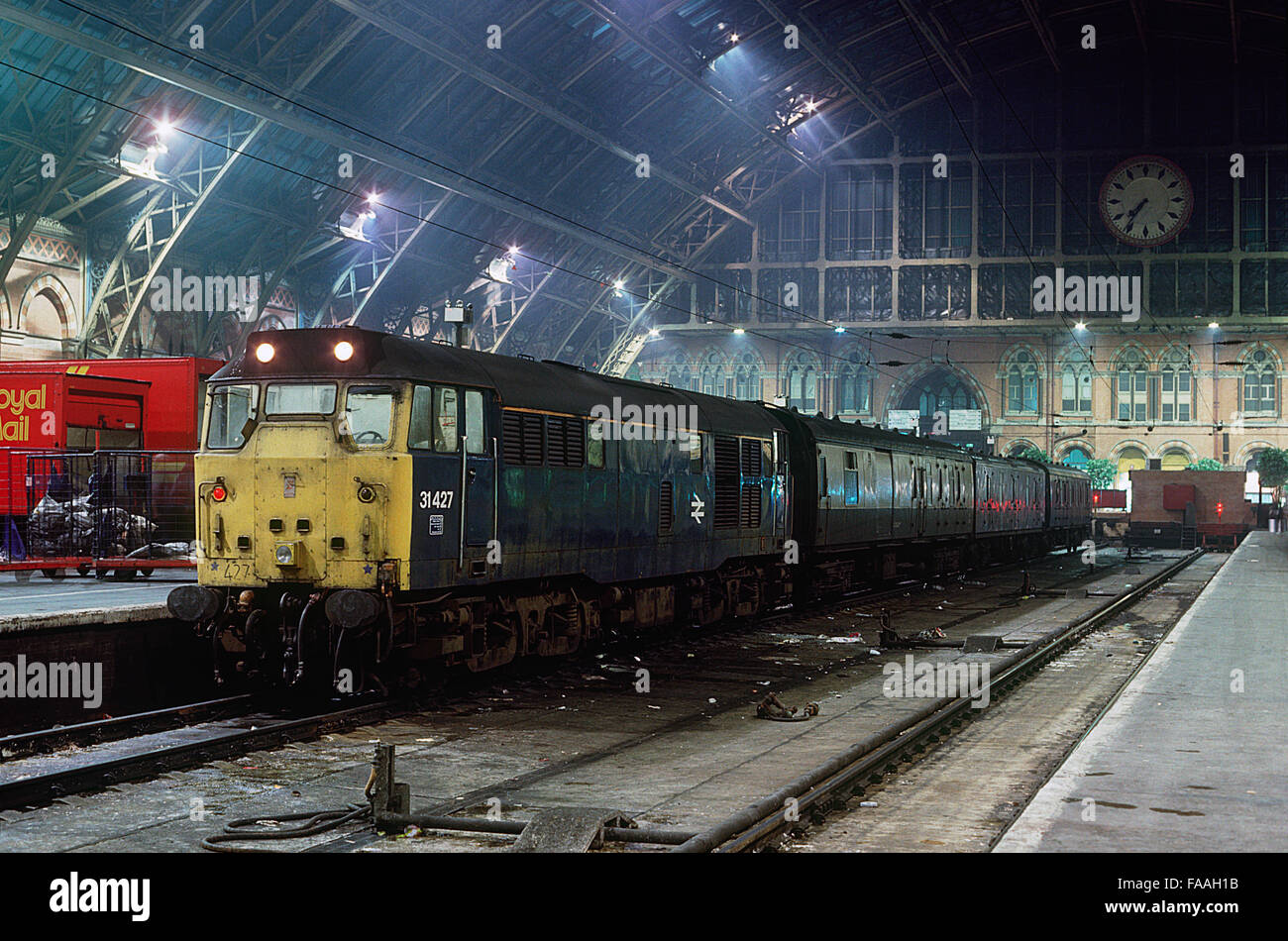 1990s london march hi-res stock photography and images - Alamy