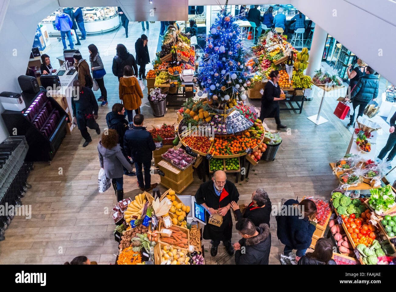 Paris, France, Large Crowd People Shopping in French busy Department ...