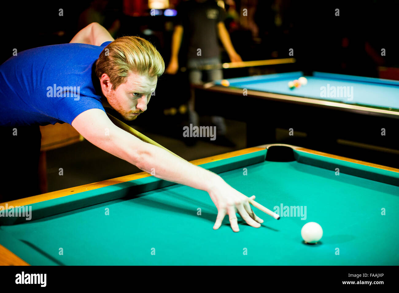 Snooker stick hi-res stock photography and images - Alamy