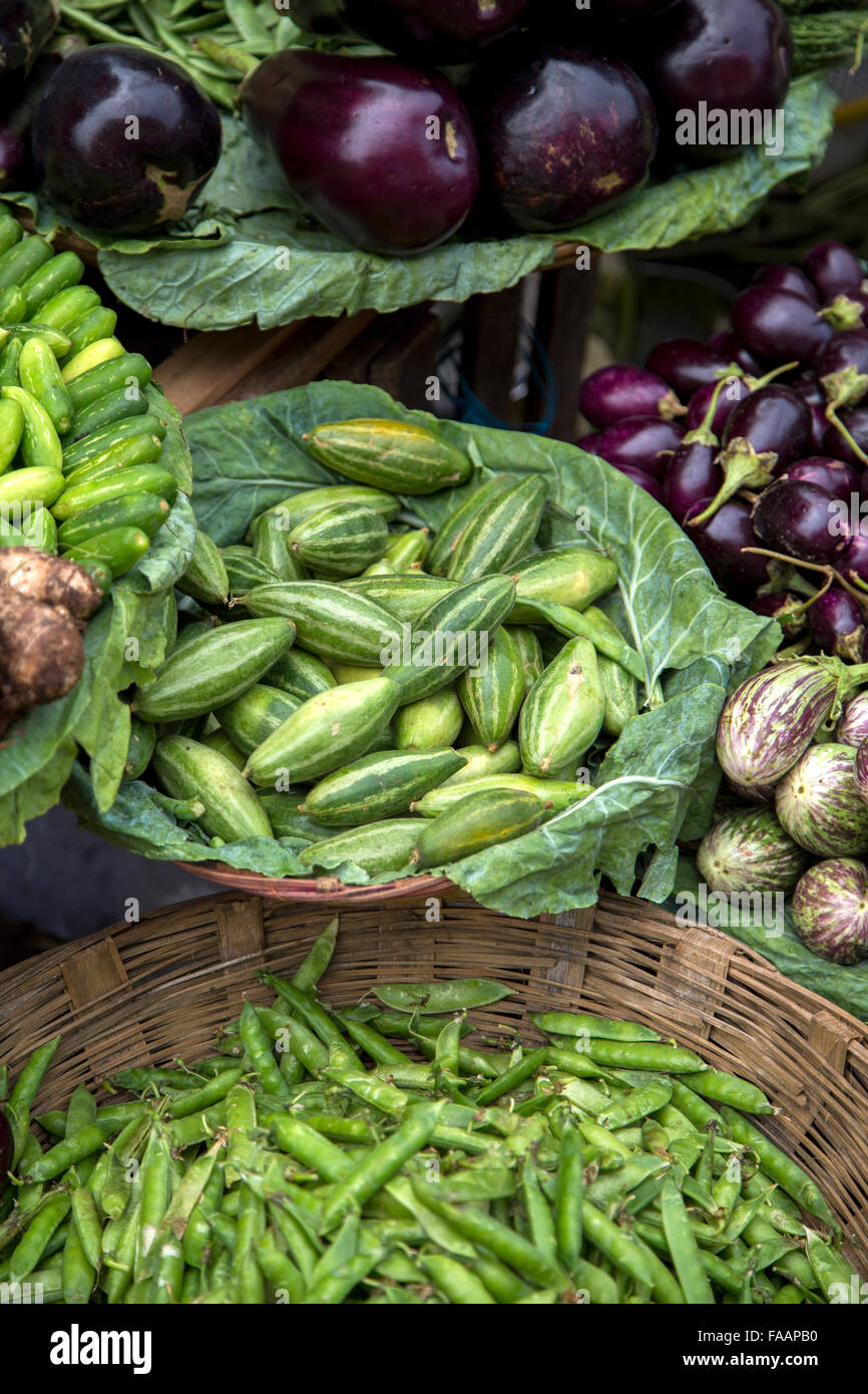 Bazaar mumbai hi-res stock photography and images - Alamy