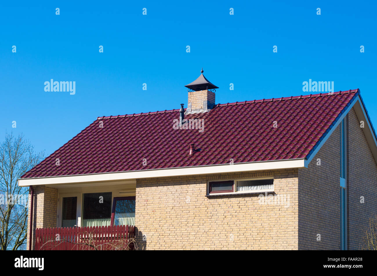 Red house roof tiles hi-res stock photography and images - Alamy