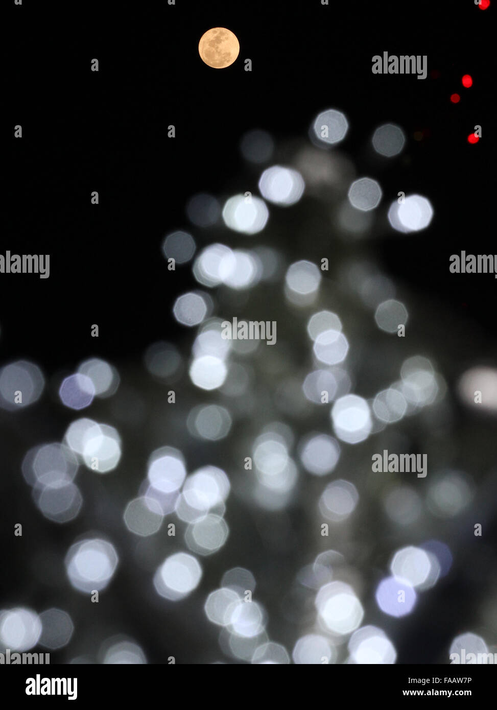 Bangkok, Thailand. 25th Dec, 2015. A full moon on Christmas Day in ...