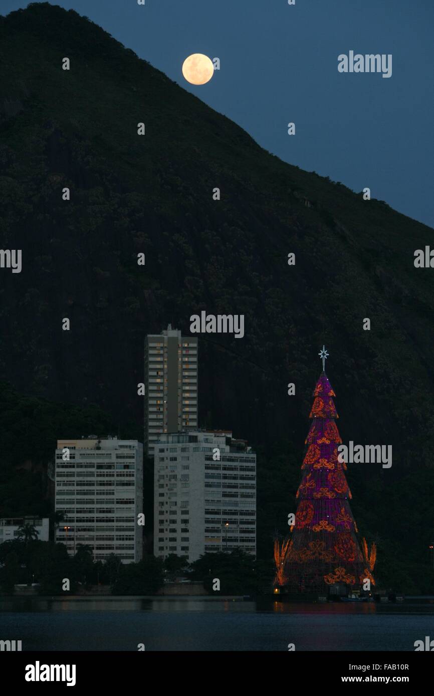 Brazil floating christmas tree hi-res stock photography and images - Alamy