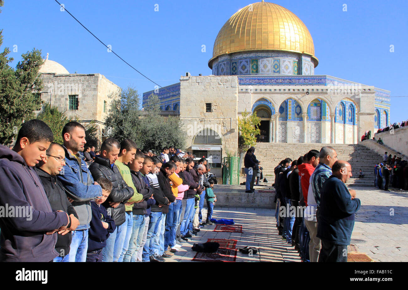 Jerusalem, Palestinian Territory. 25th Dec, 2015. Palestinian Muslim ...