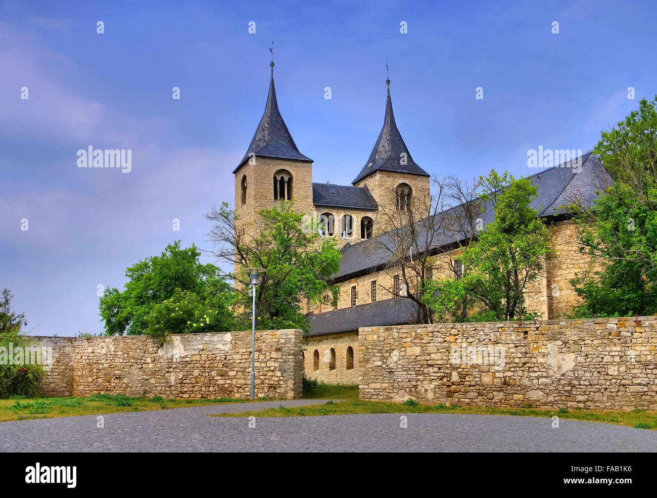 Kirche romanik hi-res stock photography and images - Alamy