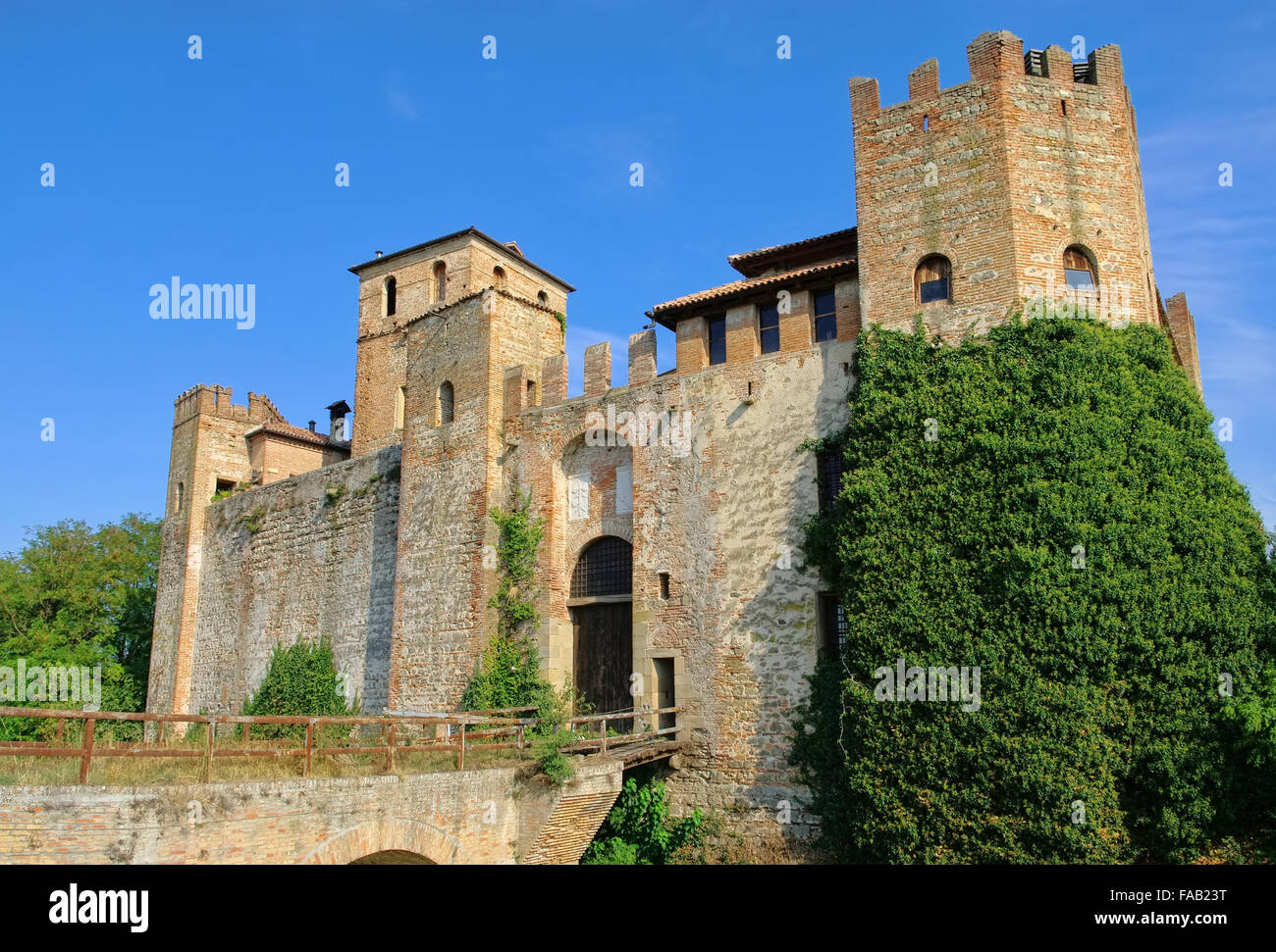 Valbona castillo 01 Stock Photo - Alamy
