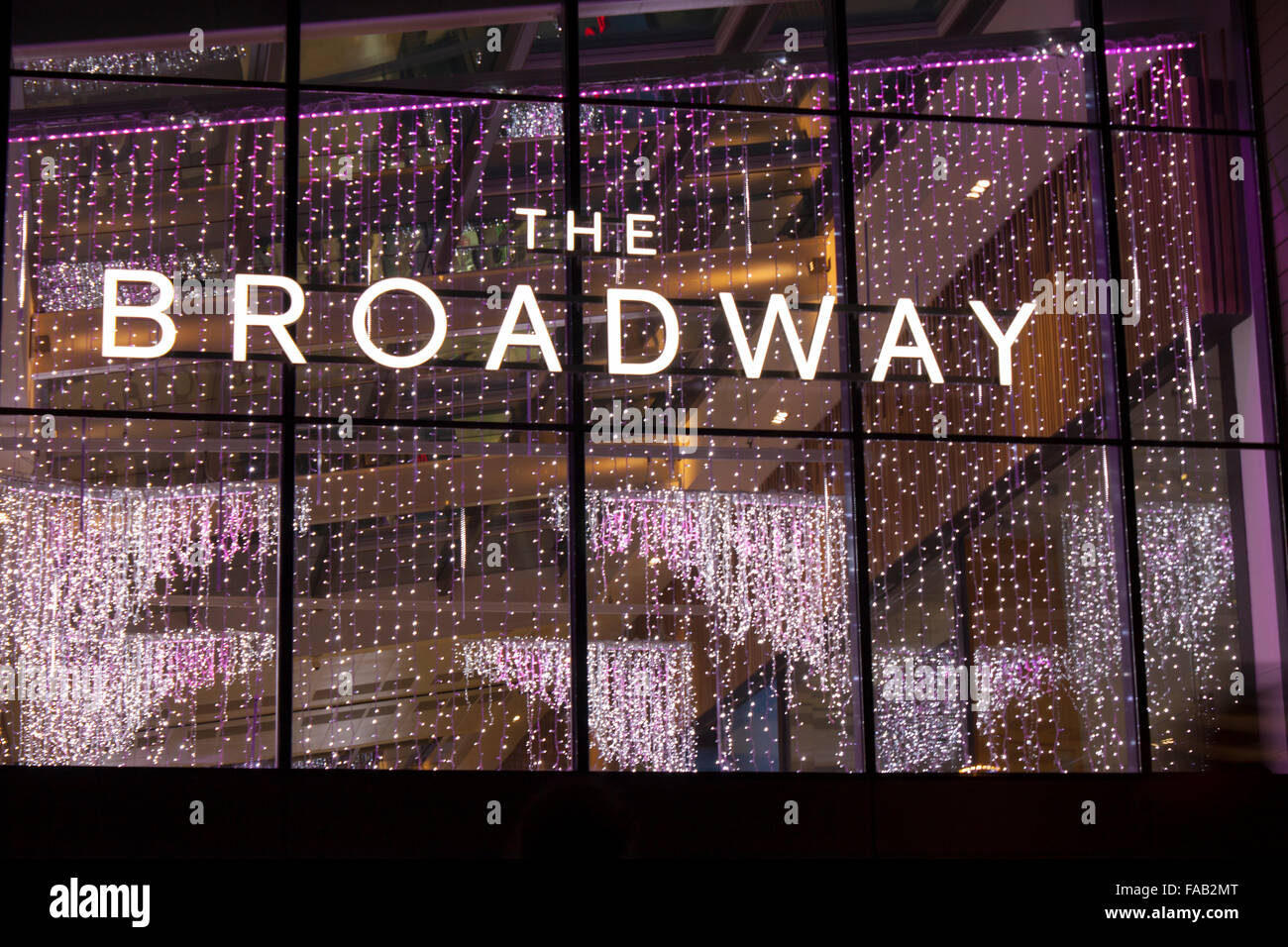 Broadway shopping centre hi-res stock photography and images - Alamy