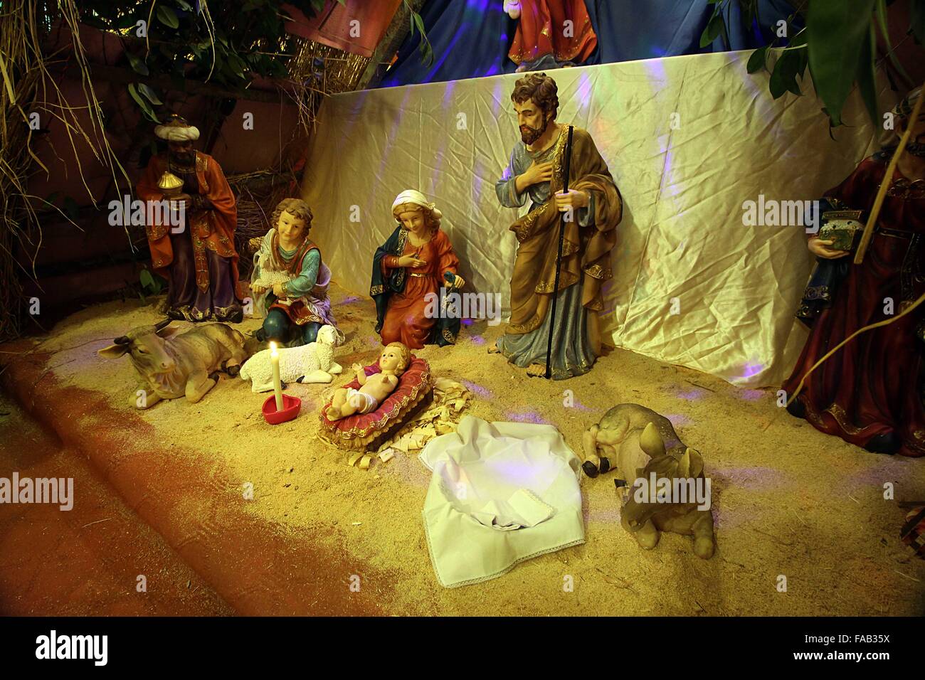 Kashmir, India. 25th Dec, 2015. A decorated nativity scene at Holy ...