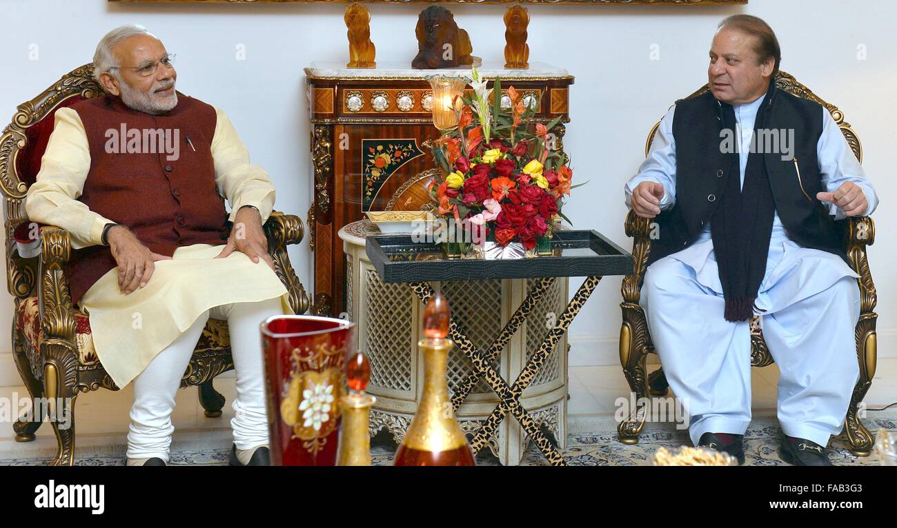 Raiwind, Pakistan. 25th Dec, 2015. Indian Prime Minister Narendra Modi ...
