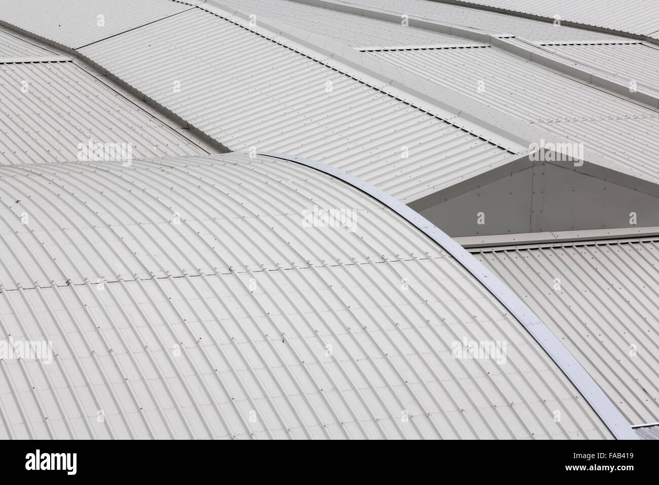 Steel roof warehouse hi-res stock photography and images - Alamy