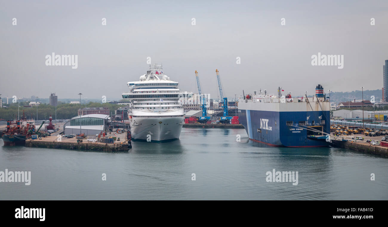 Southampton cruise port hi-res stock photography and images - Alamy