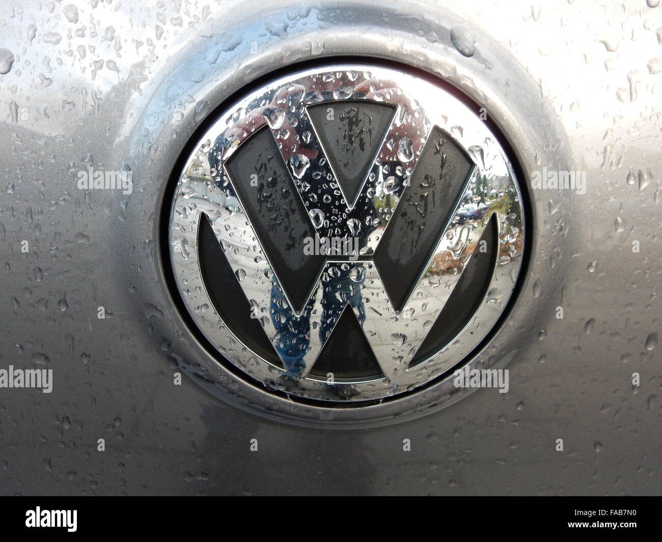 Vw logo hi-res stock photography and images - Alamy