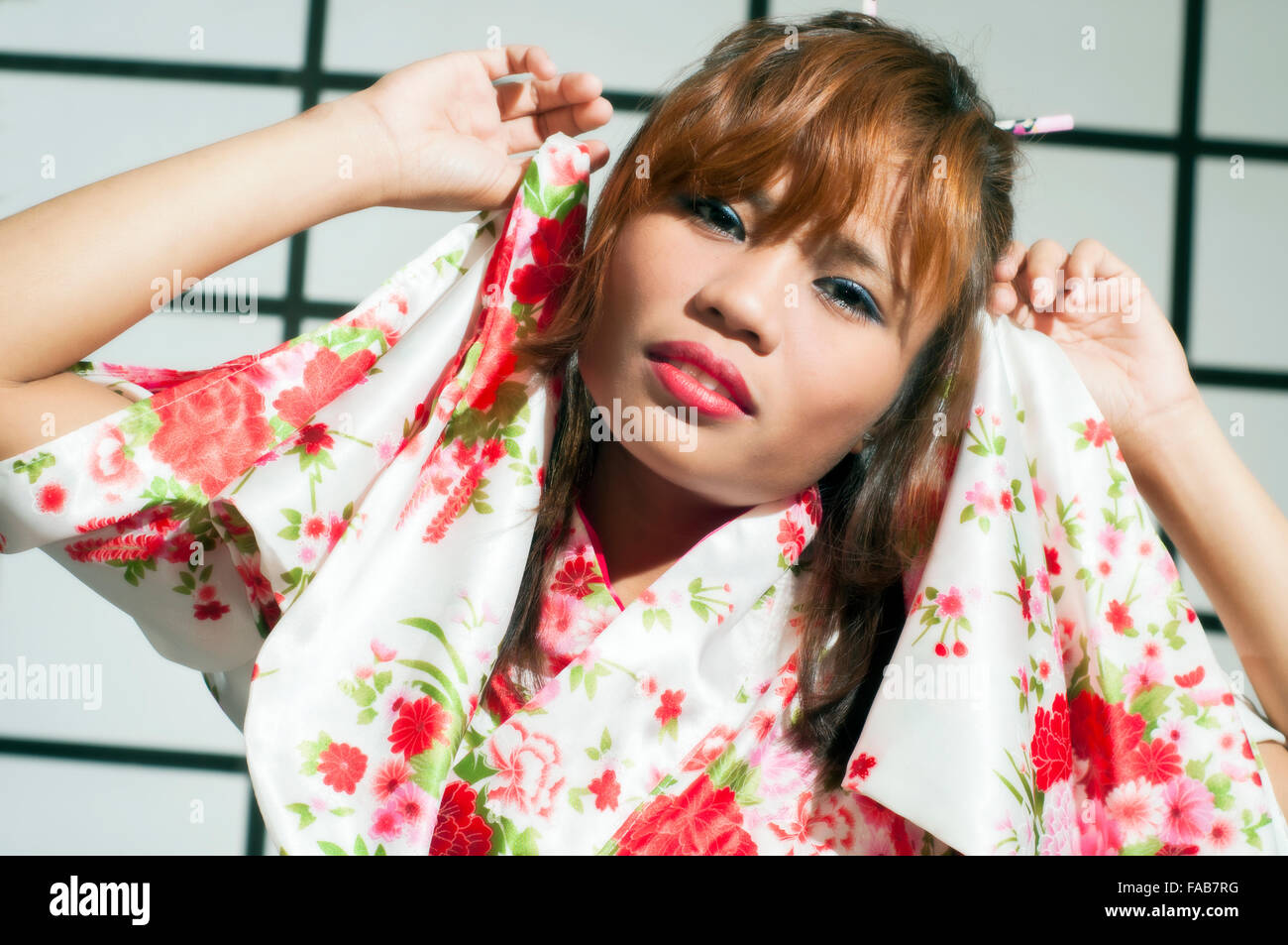 Young japanese woman in traditional hi-res stock photography and images ...