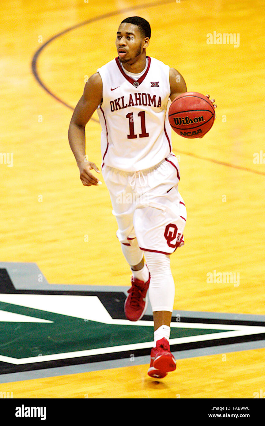 Honolulu, Hawaii, USA. 25th December, 2015. Oklahoma Sooners guard ...