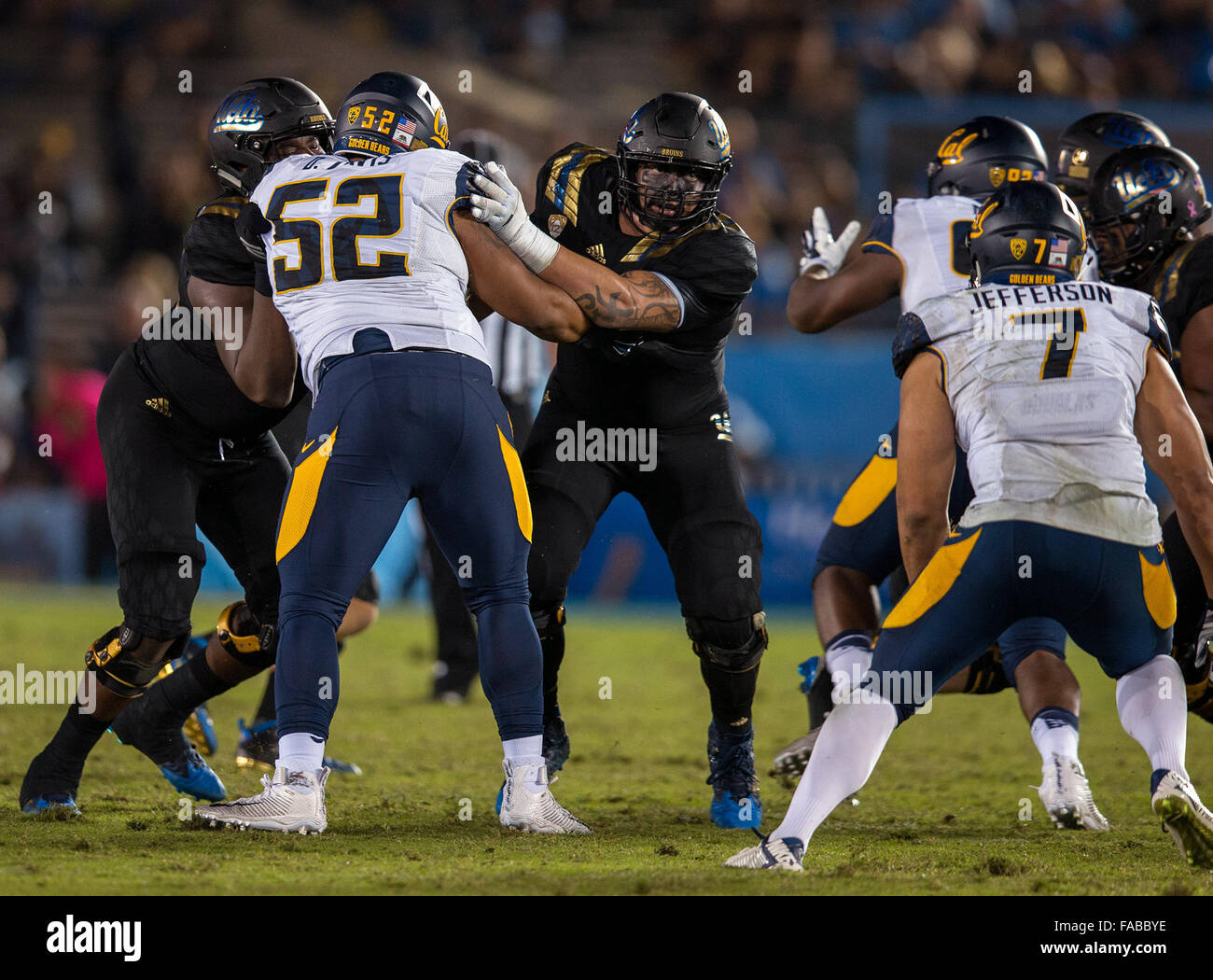 October 22, 2015 Pasadena, CA...UCLA Bruins offensive lineman (51) Alex ...