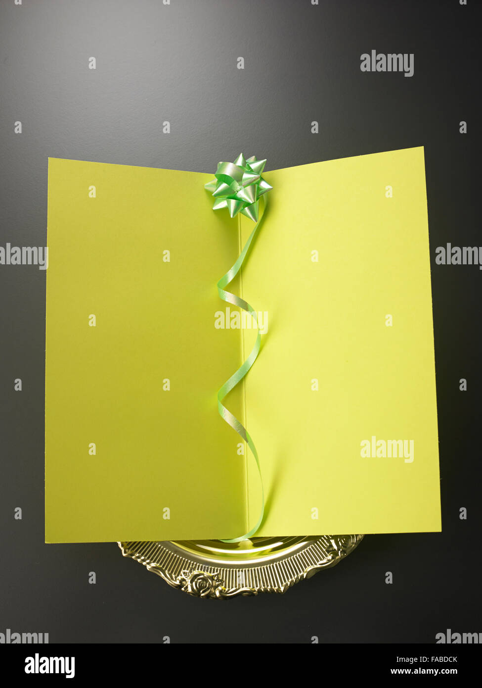 Yellow greeting card hi-res stock photography and images - Alamy
