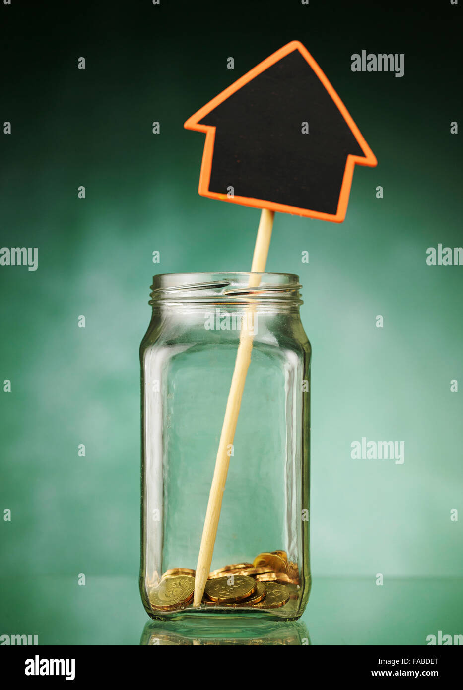 Penny shaped hi-res stock photography and images - Alamy