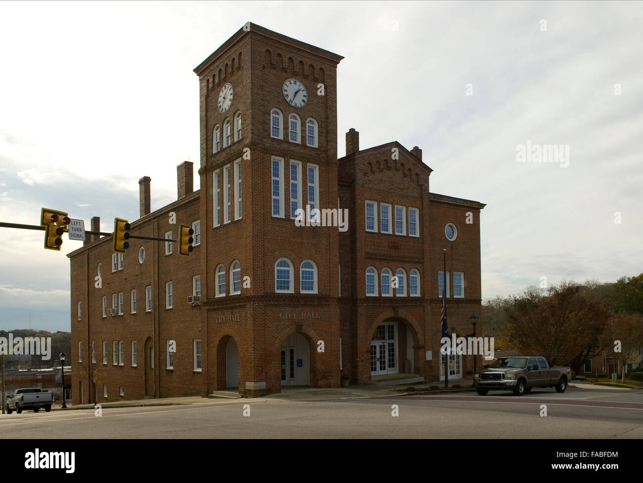 Municipal opera house and town hall hi-res stock photography and images ...