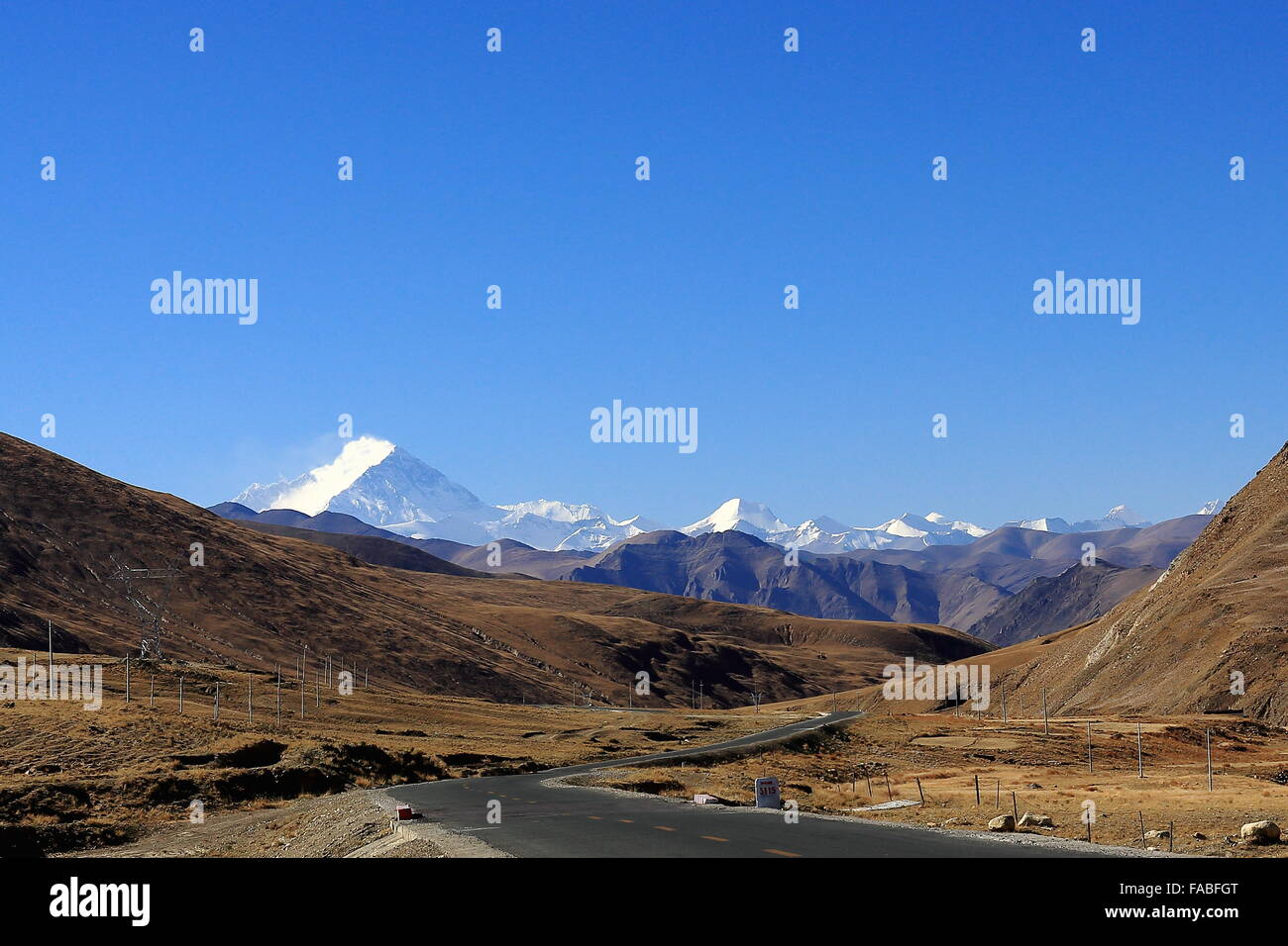 L.to R. Lhotse 8516ms. Chomolungma-Holy Mother-Everest 8844 ms. Nuptse ...