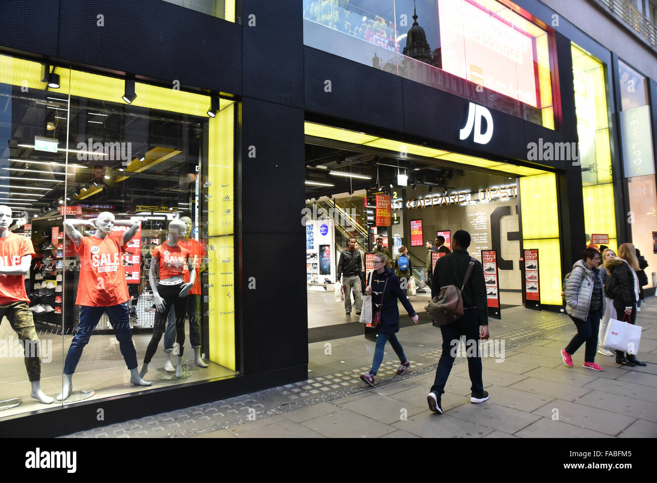 Jd shopping bags hi-res stock photography and images - Alamy