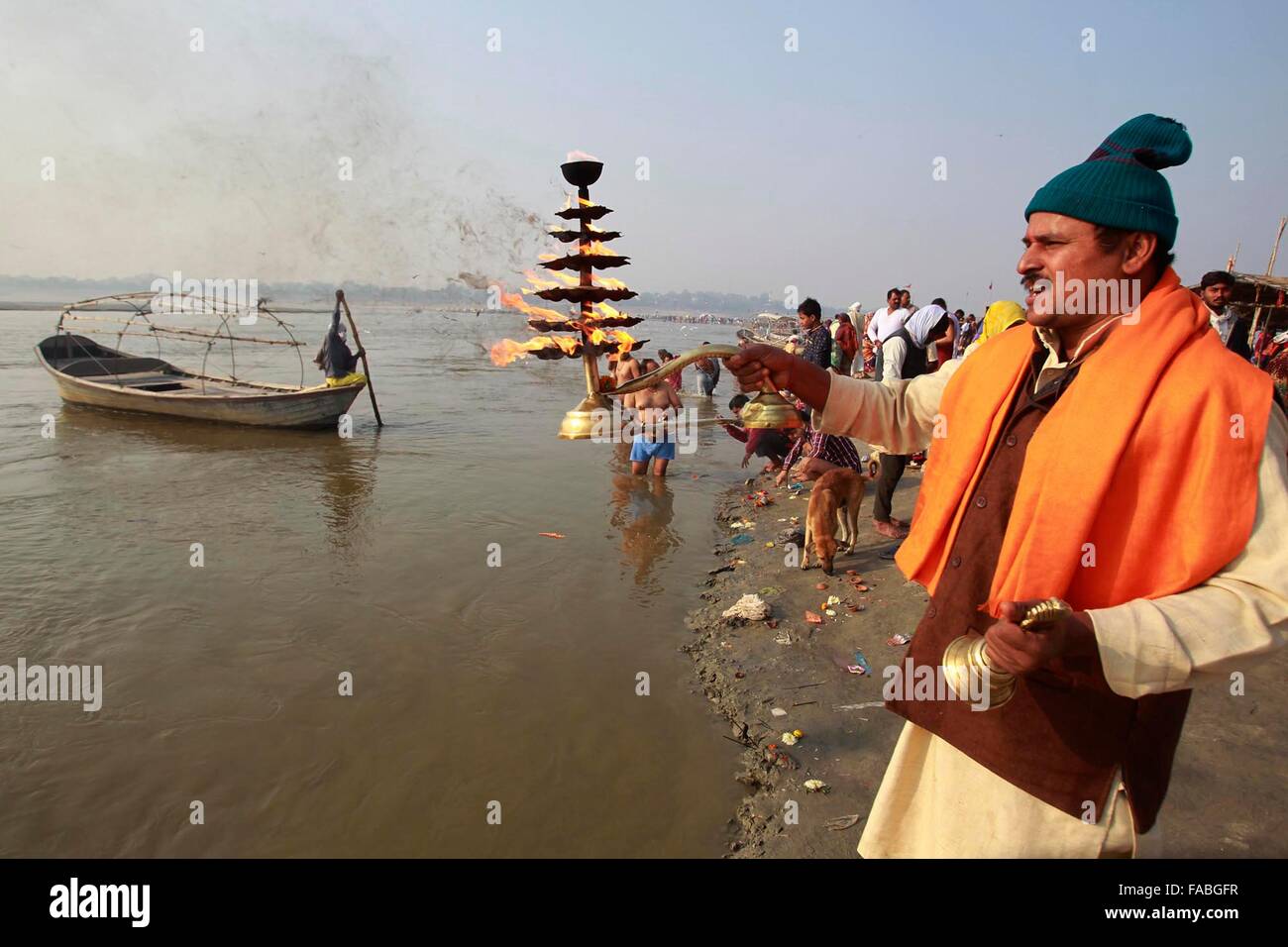 Allahabad, India. 25th Dec, 2015. Hindu devotees at Sangam after takes ...