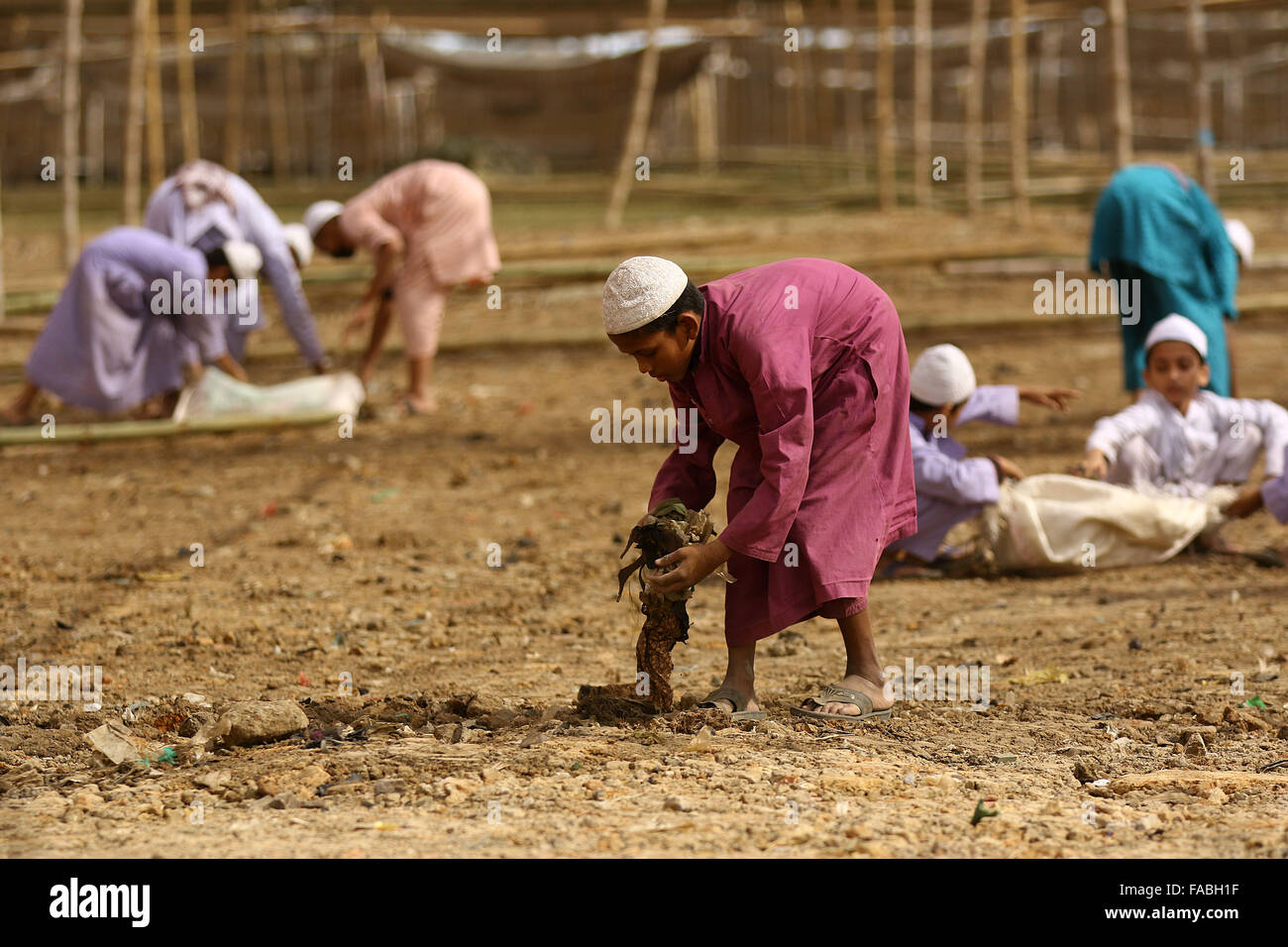 Dhaka, Bangladesh. 26th December, 2015. Bangladeshi Muslim child ...