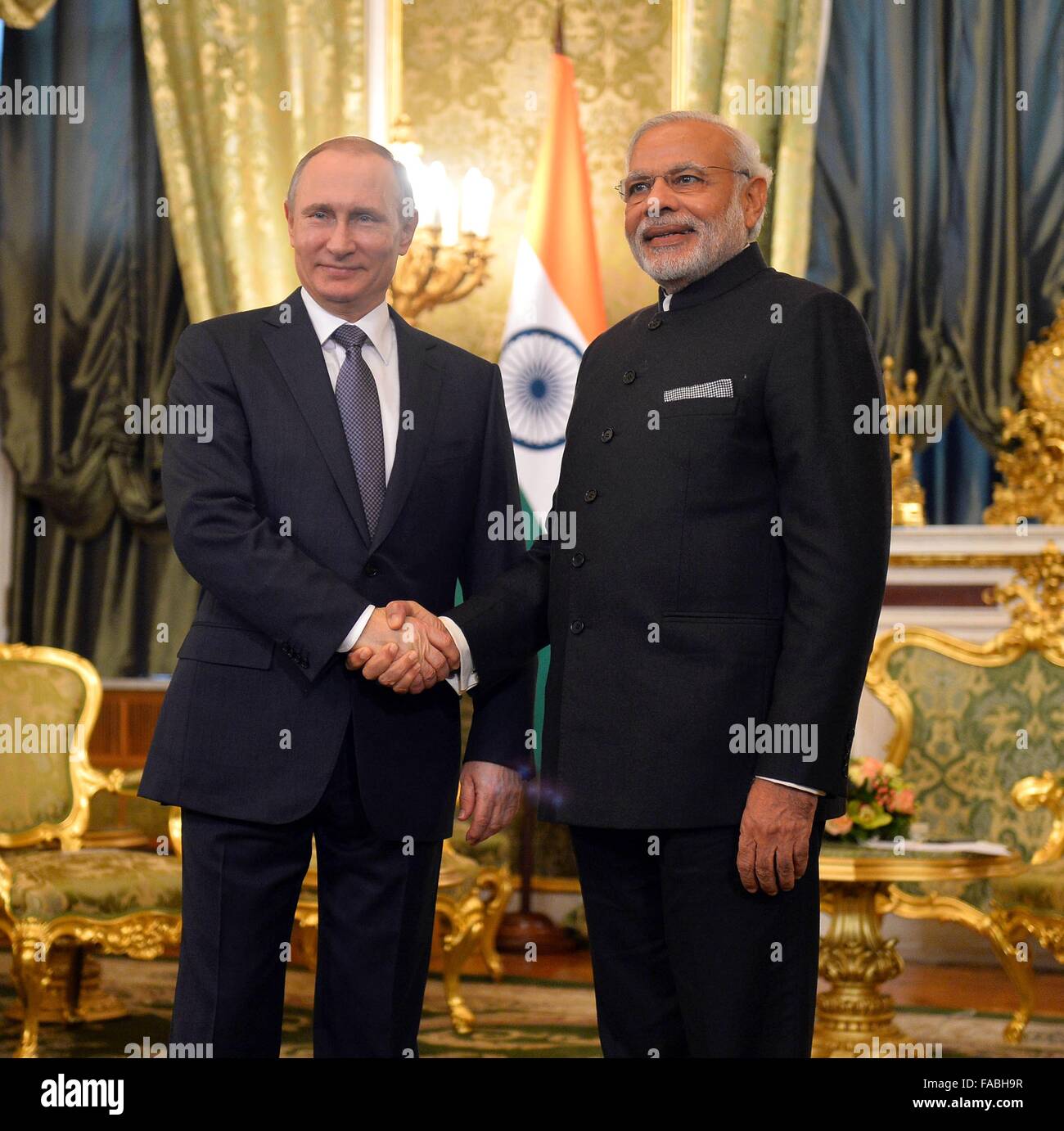 Russian president vladimir putin shake High Resolution Stock ...