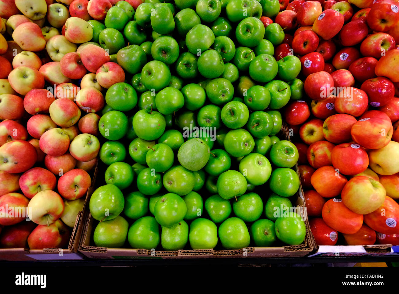 Apples market hi-res stock photography and images - Alamy