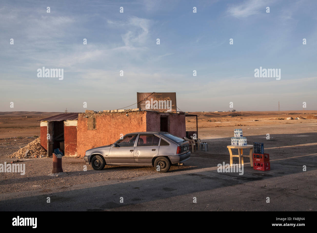 Coffee stop, Eastern Desert Highway, Jordan Stock Photo - Alamy