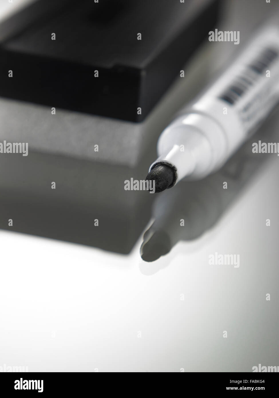 close up of the marker pen and eraser Stock Photo - Alamy