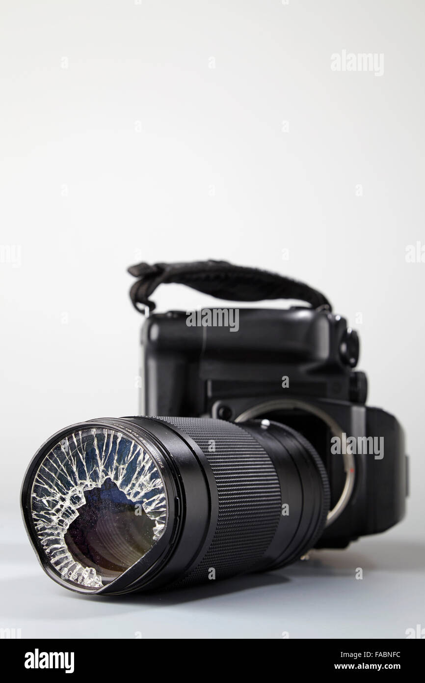 Broken dslr hi-res stock photography and images - Alamy