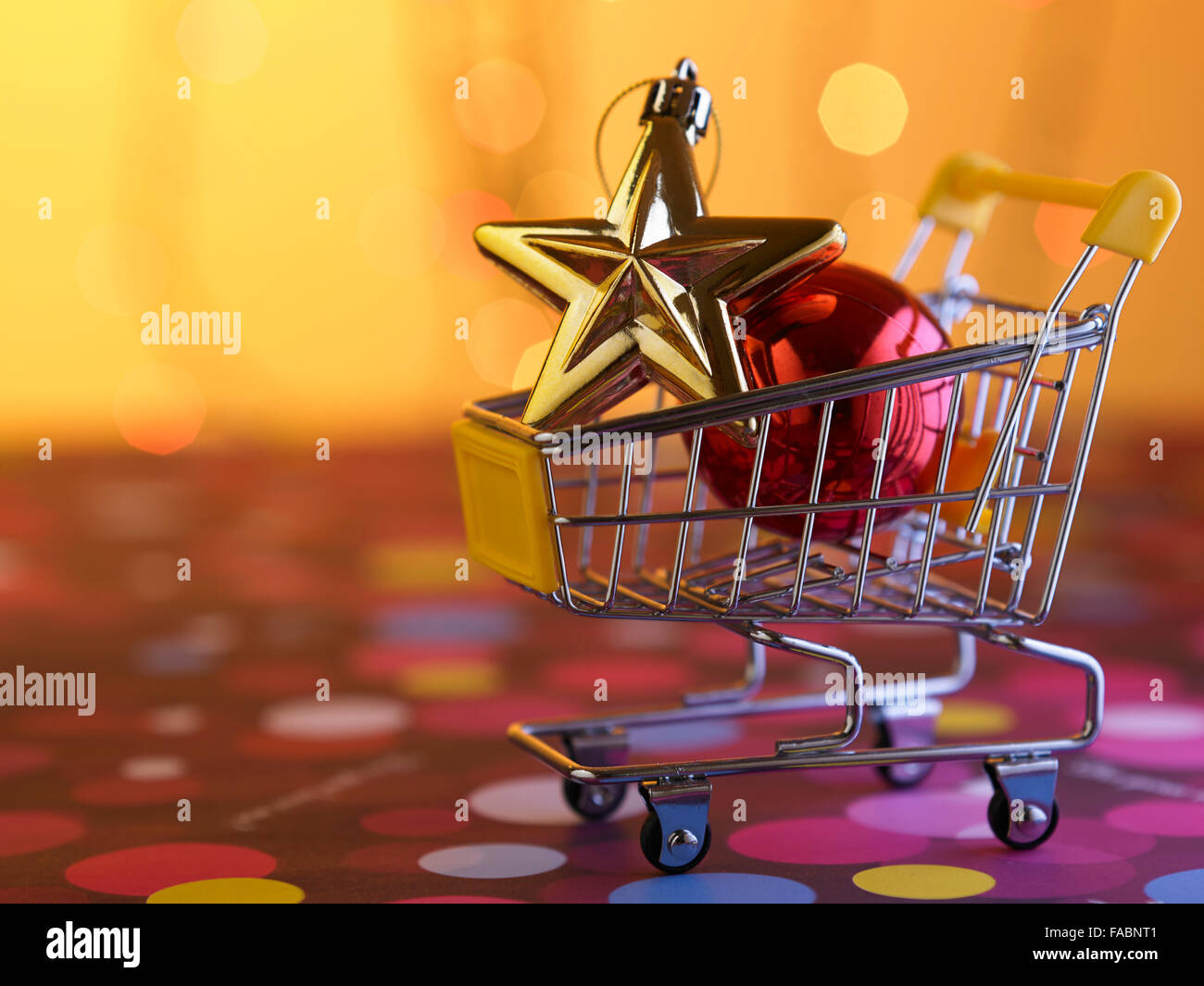 Shopping cart christmas ornament hi-res stock photography and images ...