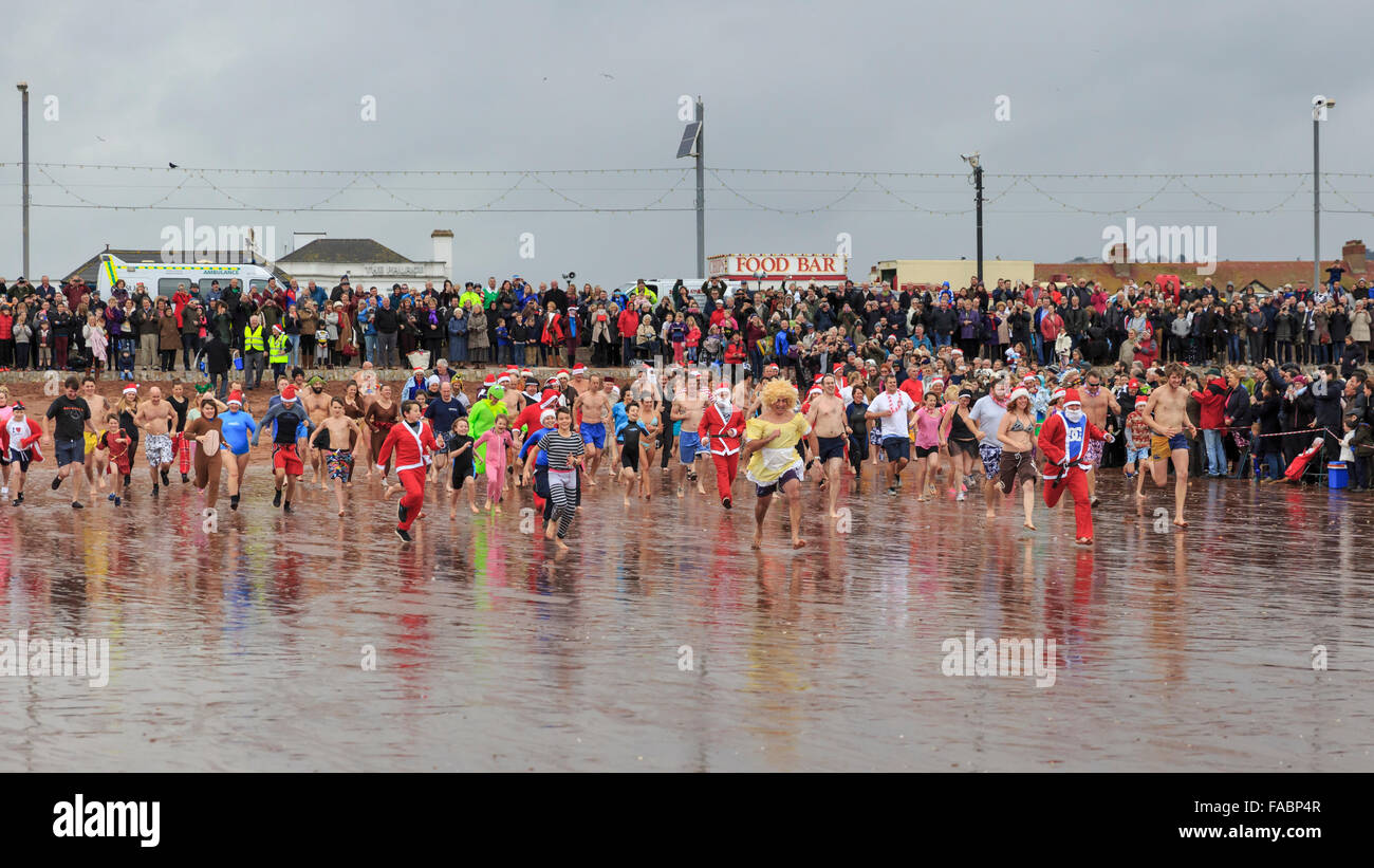 Boxing day run hi-res stock photography and images - Alamy