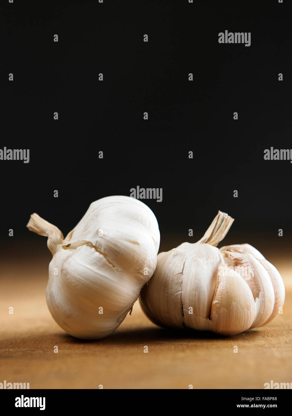 Two garlics hi-res stock photography and images - Alamy