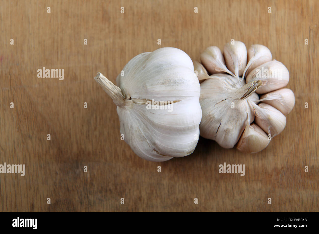 Two garlics hi-res stock photography and images - Alamy
