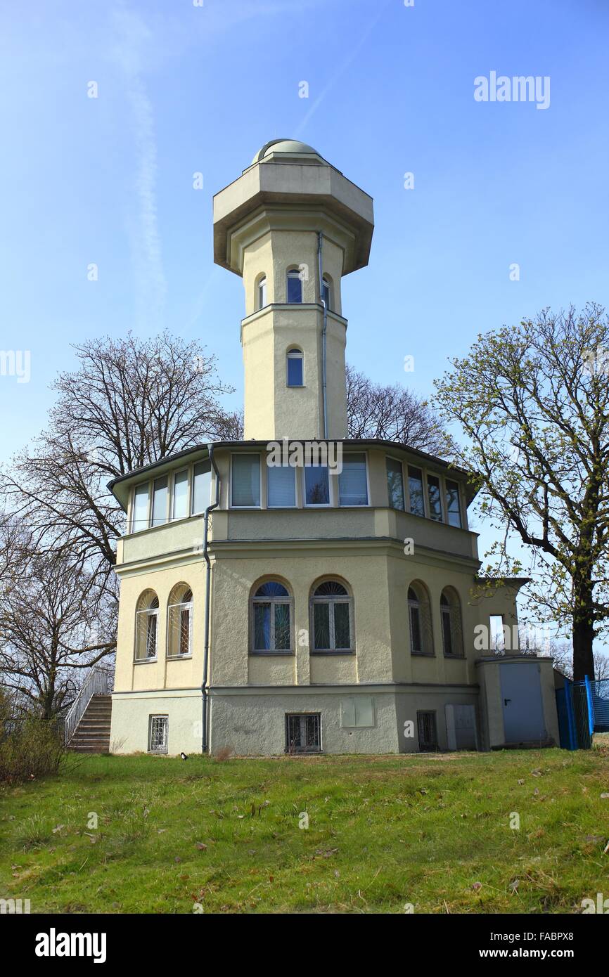 Astronomical observatory tower hi-res stock photography and images - Alamy