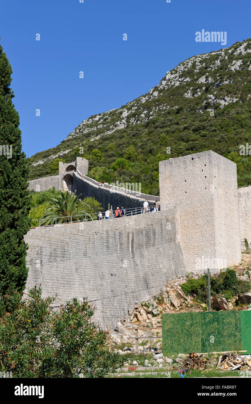 Perimeter walls hi-res stock photography and images - Alamy