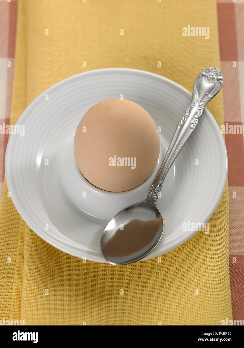 Half an egg hi-res stock photography and images - Alamy