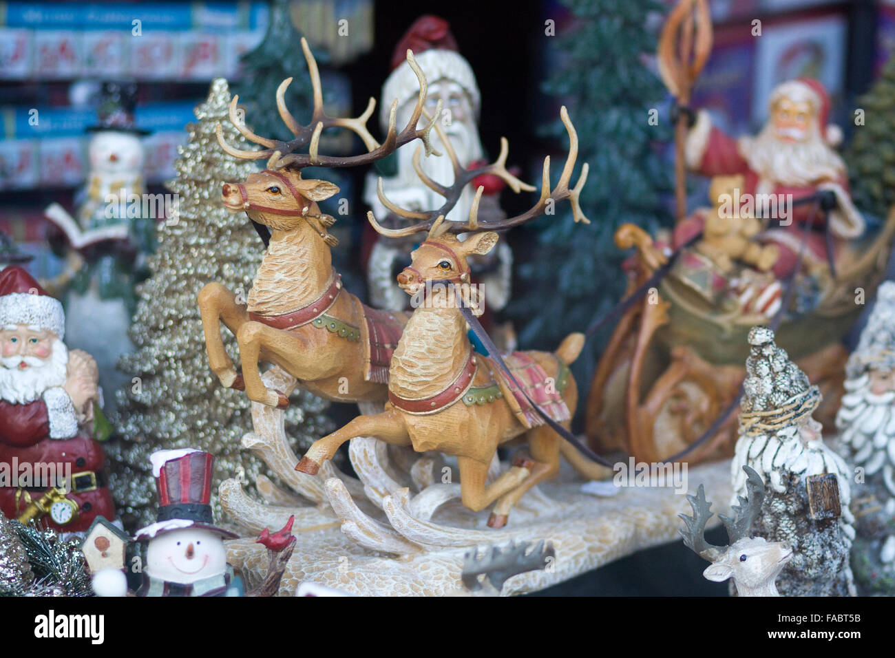 Christmas window display Stock Photo - Alamy