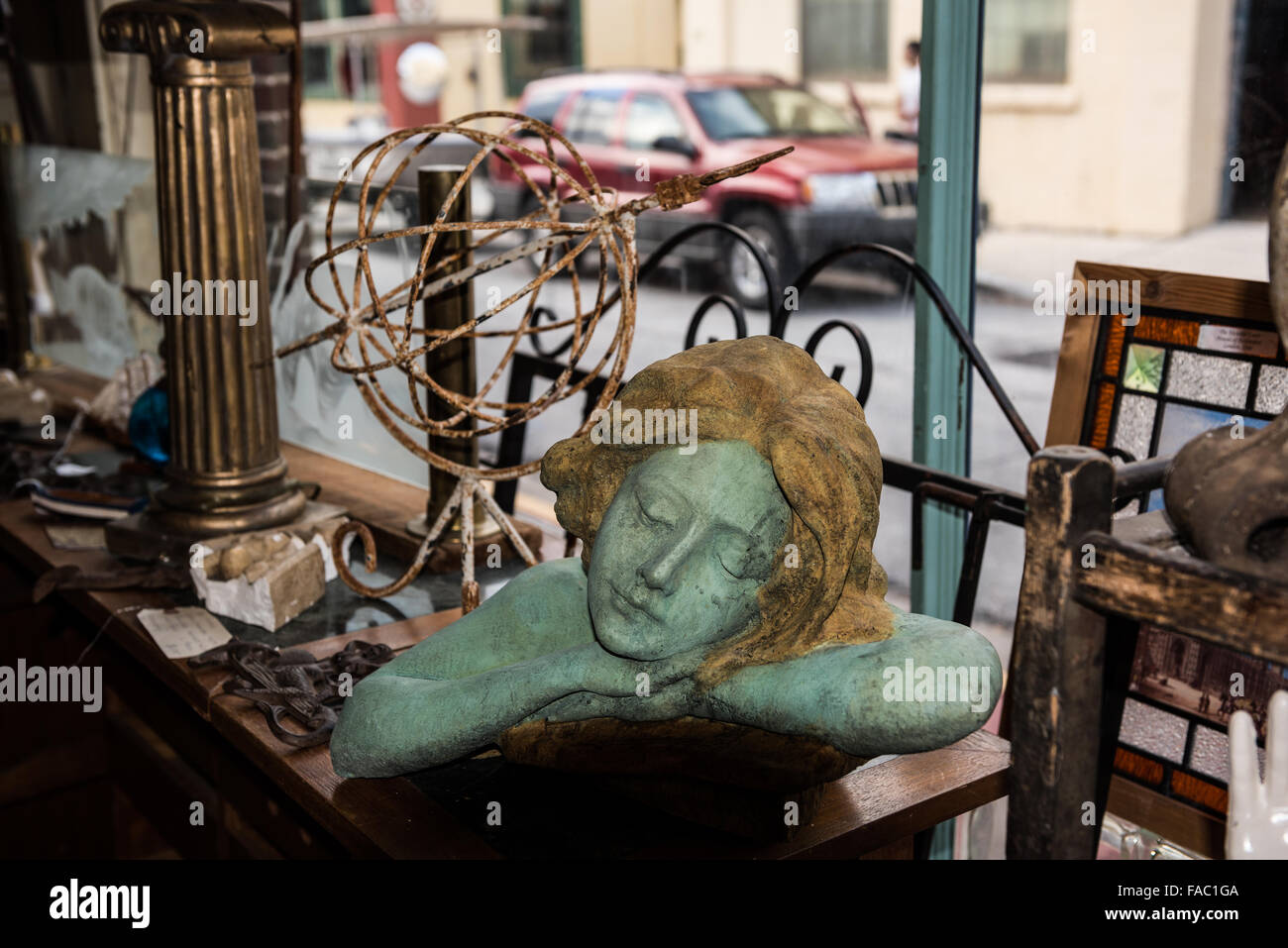 Thrift shop display hi-res stock photography and images - Alamy