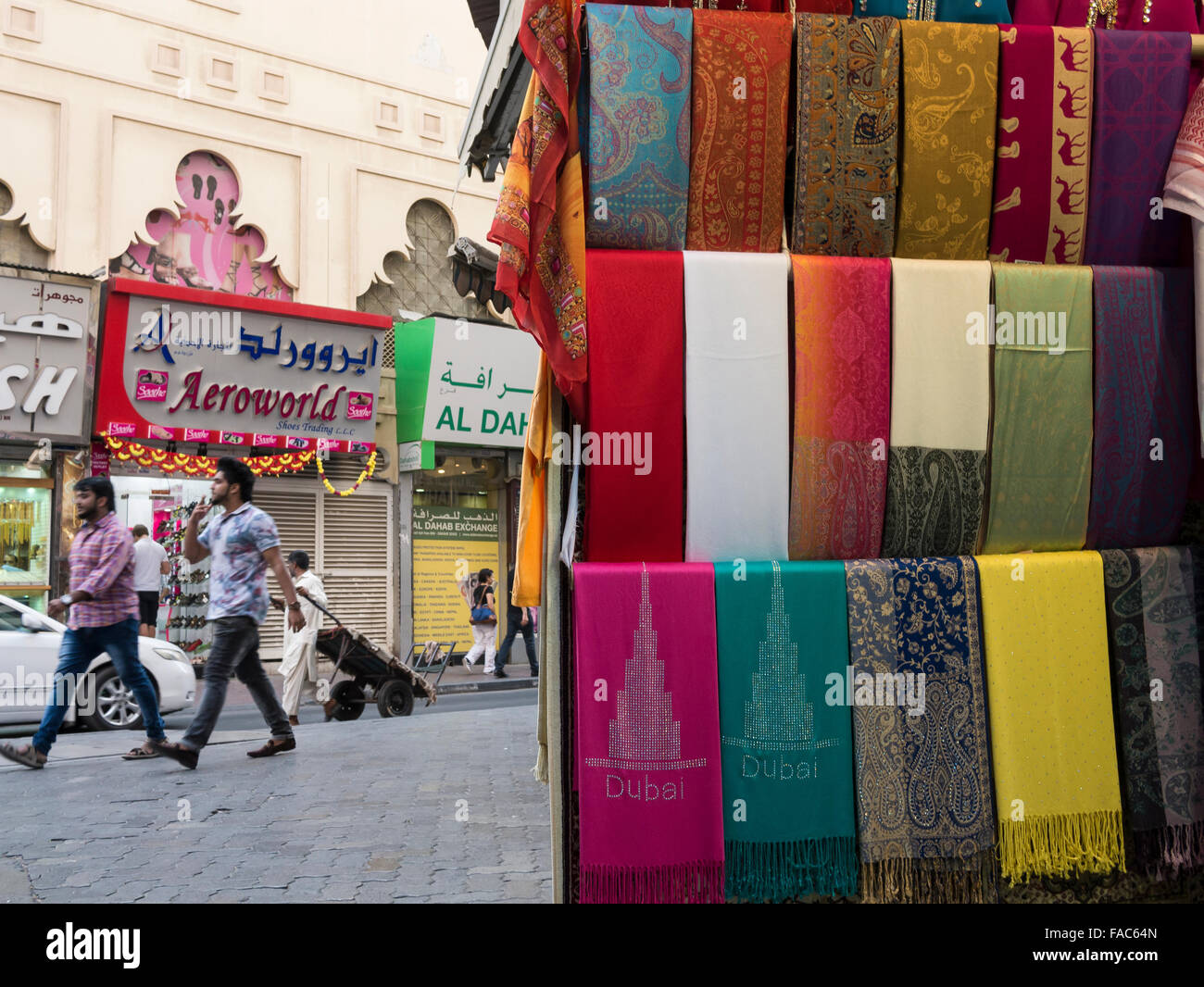Dubai textile souk (market Stock Photo - Alamy