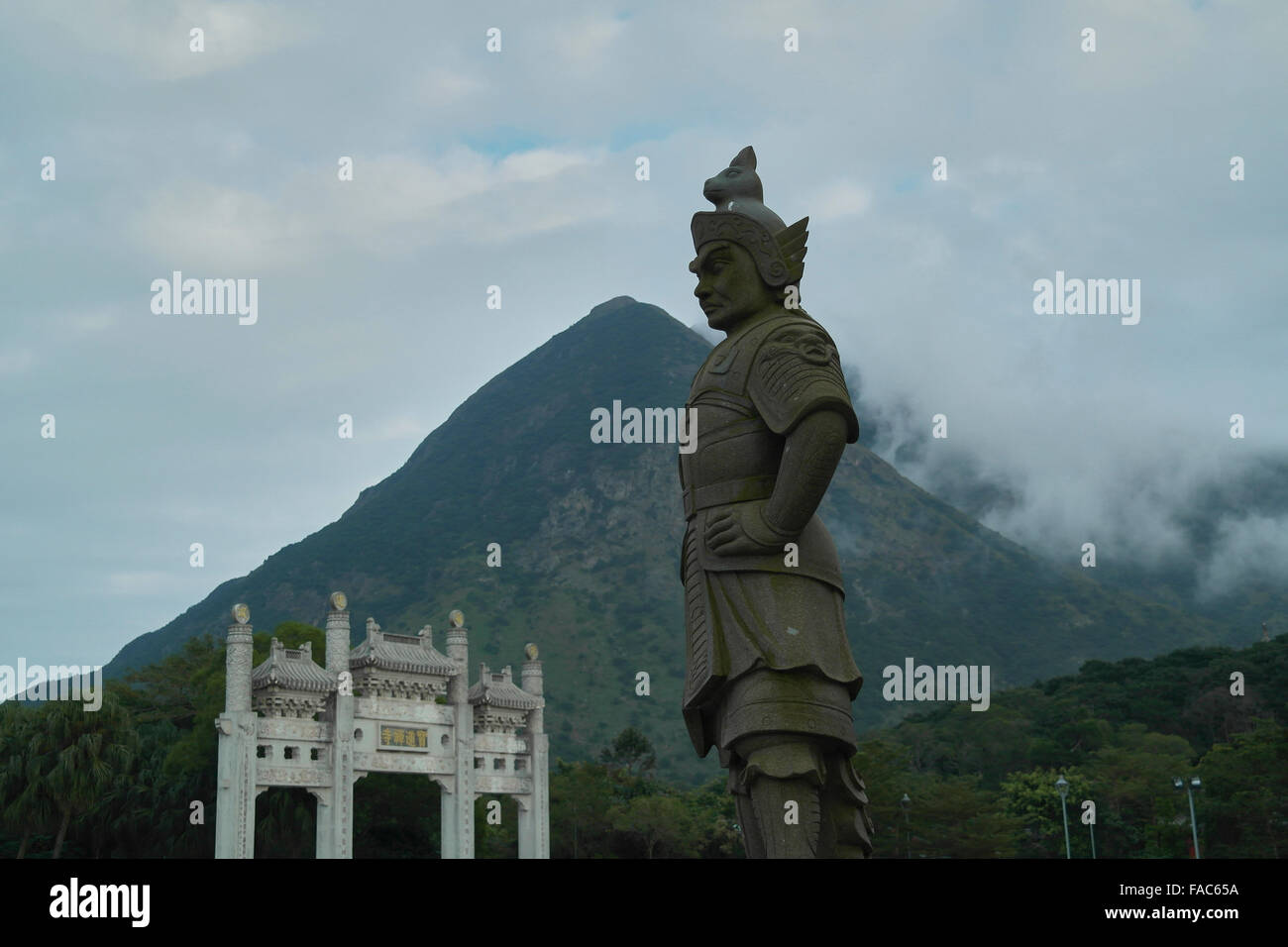 Statue in hong kong Stock Photo - Alamy
