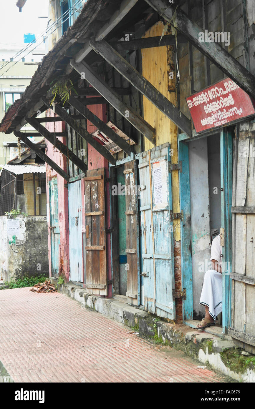 Kerala shops building hi-res stock photography and images - Alamy