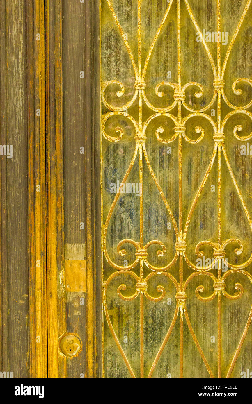 Rustic iron door hi-res stock photography and images - Alamy