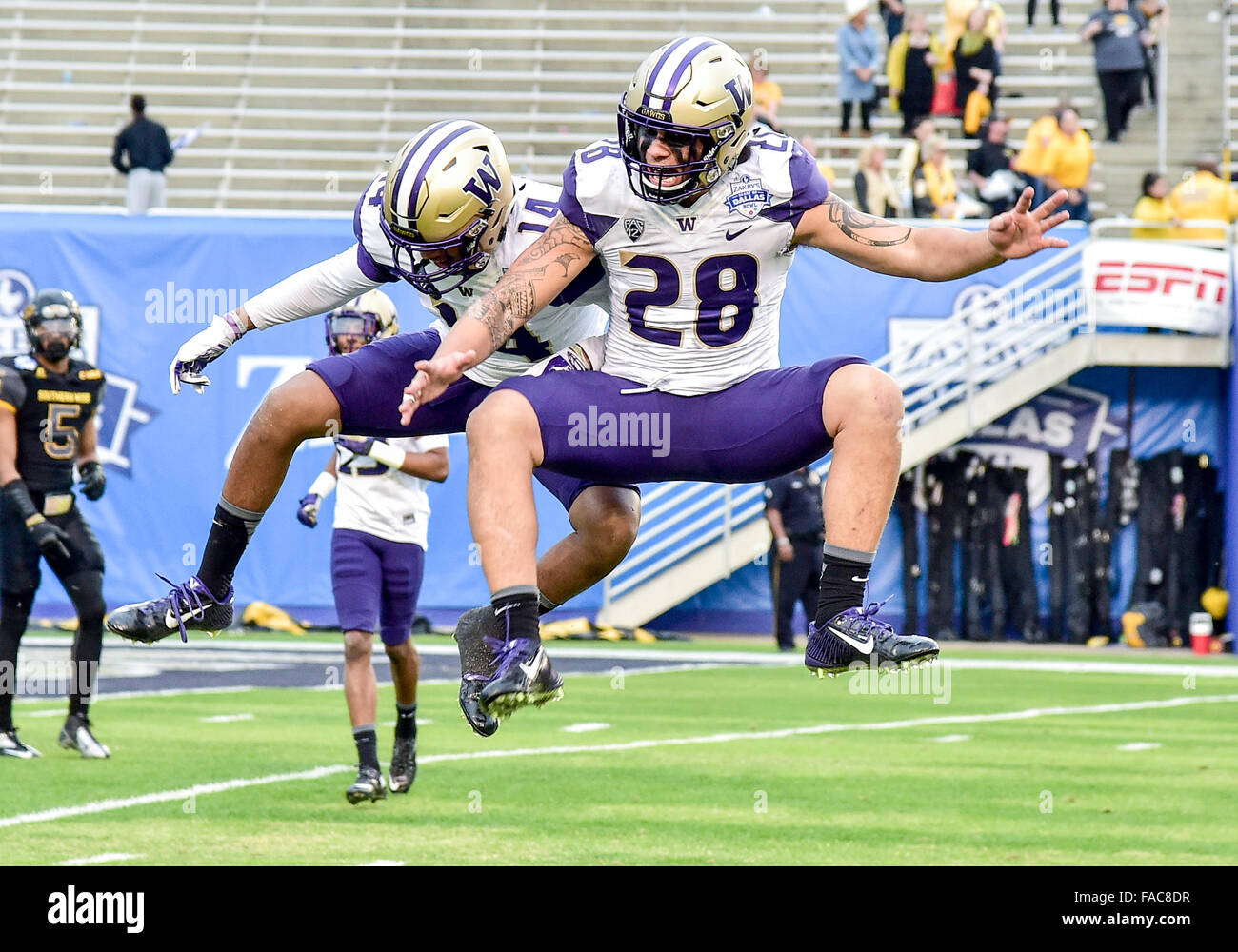 Dallas Texas, USA. 26th Dec, 2015. Washington Huskies defensive back ...